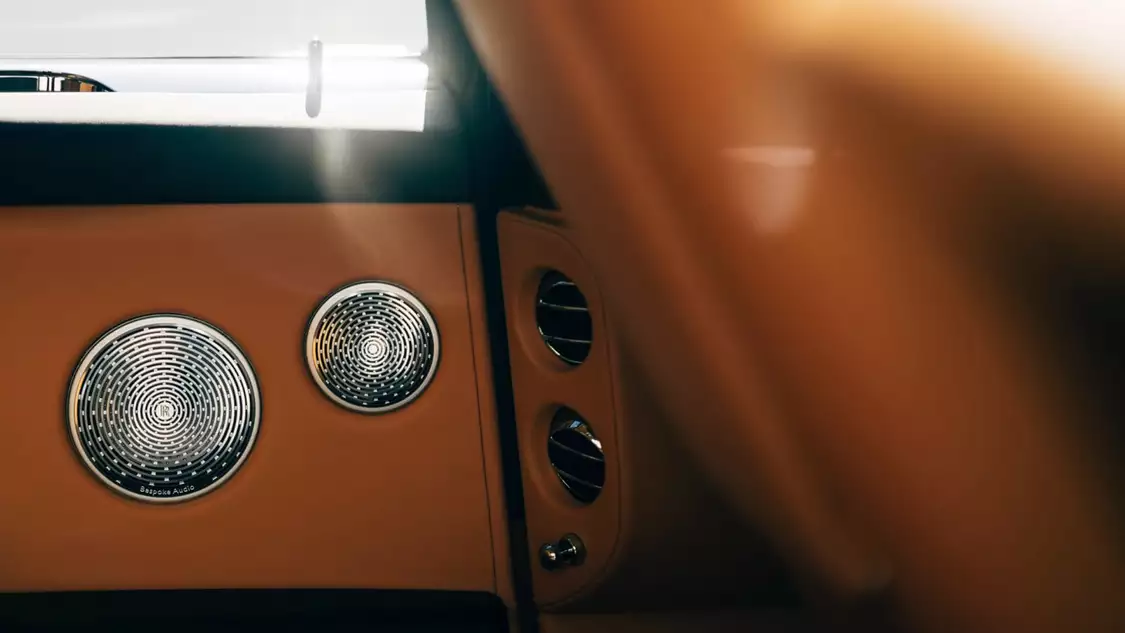 Rolls-Royce Cullinan Price 2023, Images, Colours & Reviews-testdriveguru.