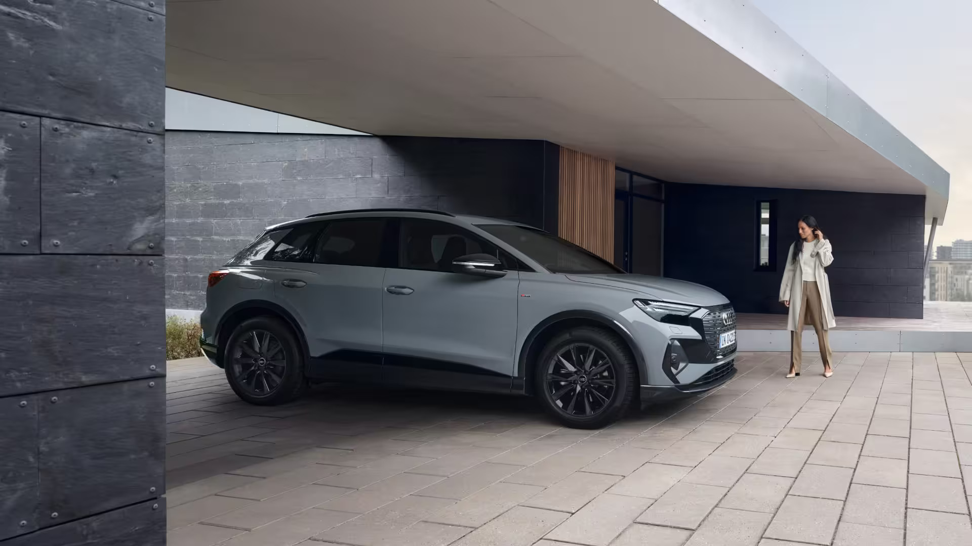 Audi Q4 Price 2023, Images, Colours & Reviews-testdriveguru.