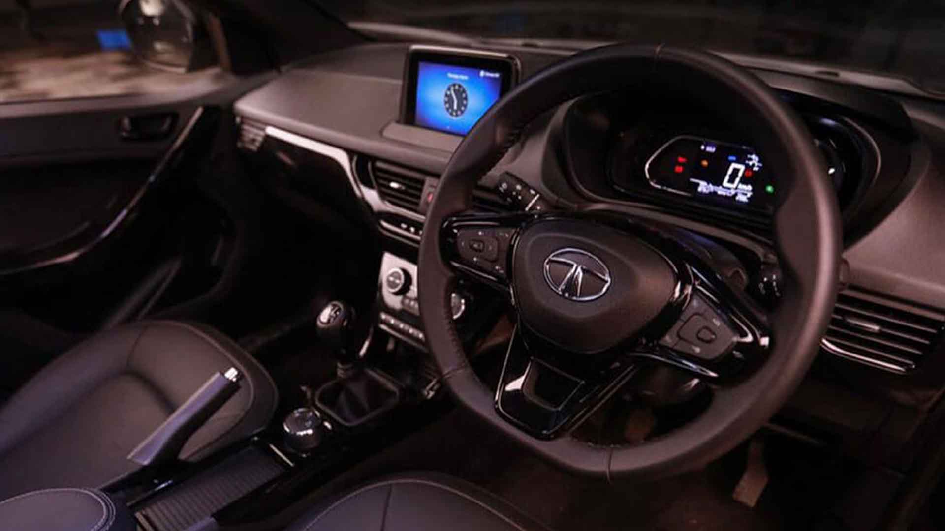 Tata Altroz Price 2024, Images, Colours & Reviews-testdriveguru.